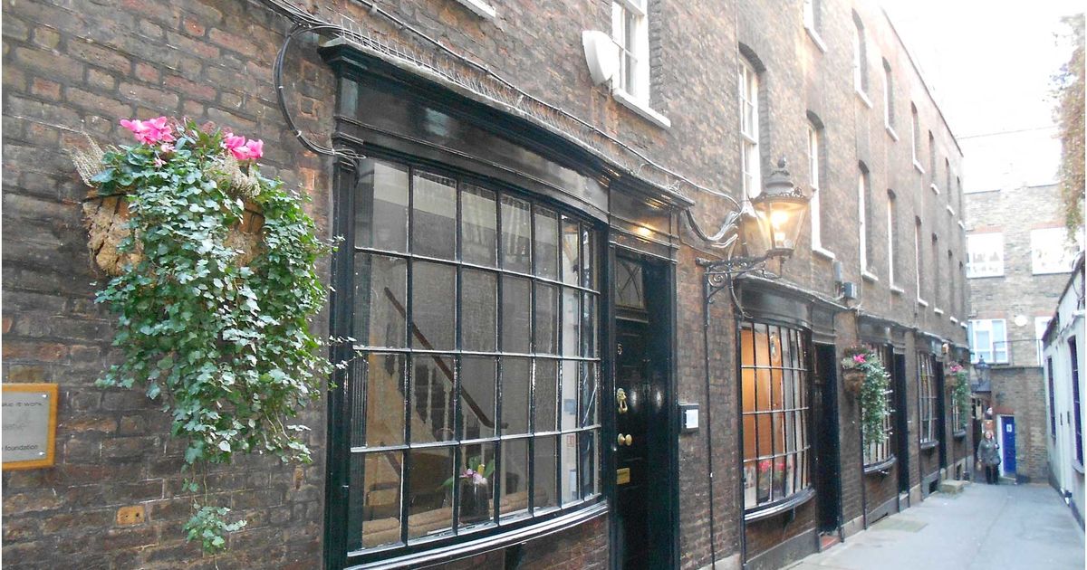 Secret London Walking Tour | VisitBritain