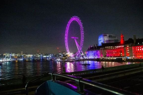 London by Night Open Top Bus Tour | VisitBritain